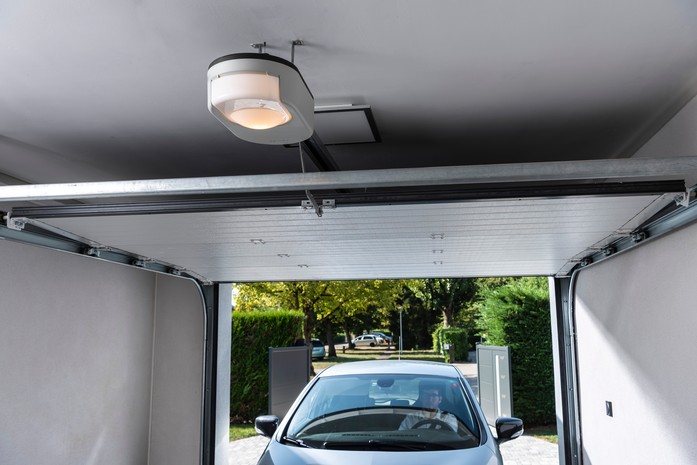 Motoriser votre porte de garage pour vous faciliter la vie!
