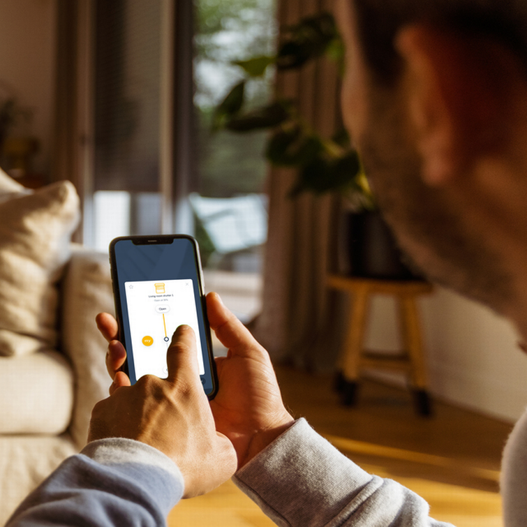 Zonwering serre: ontdek hoe jij je serre koel houdt - Somfy